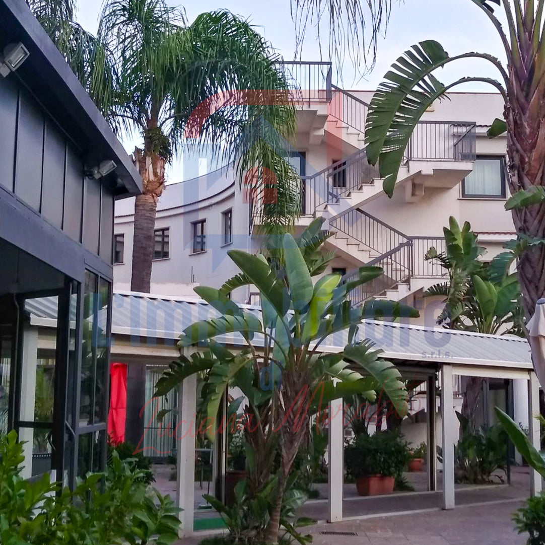 Edificio Alberghiero in Vendita a Aci Castello | Catania – L'immobiliare di Luciana Morabito